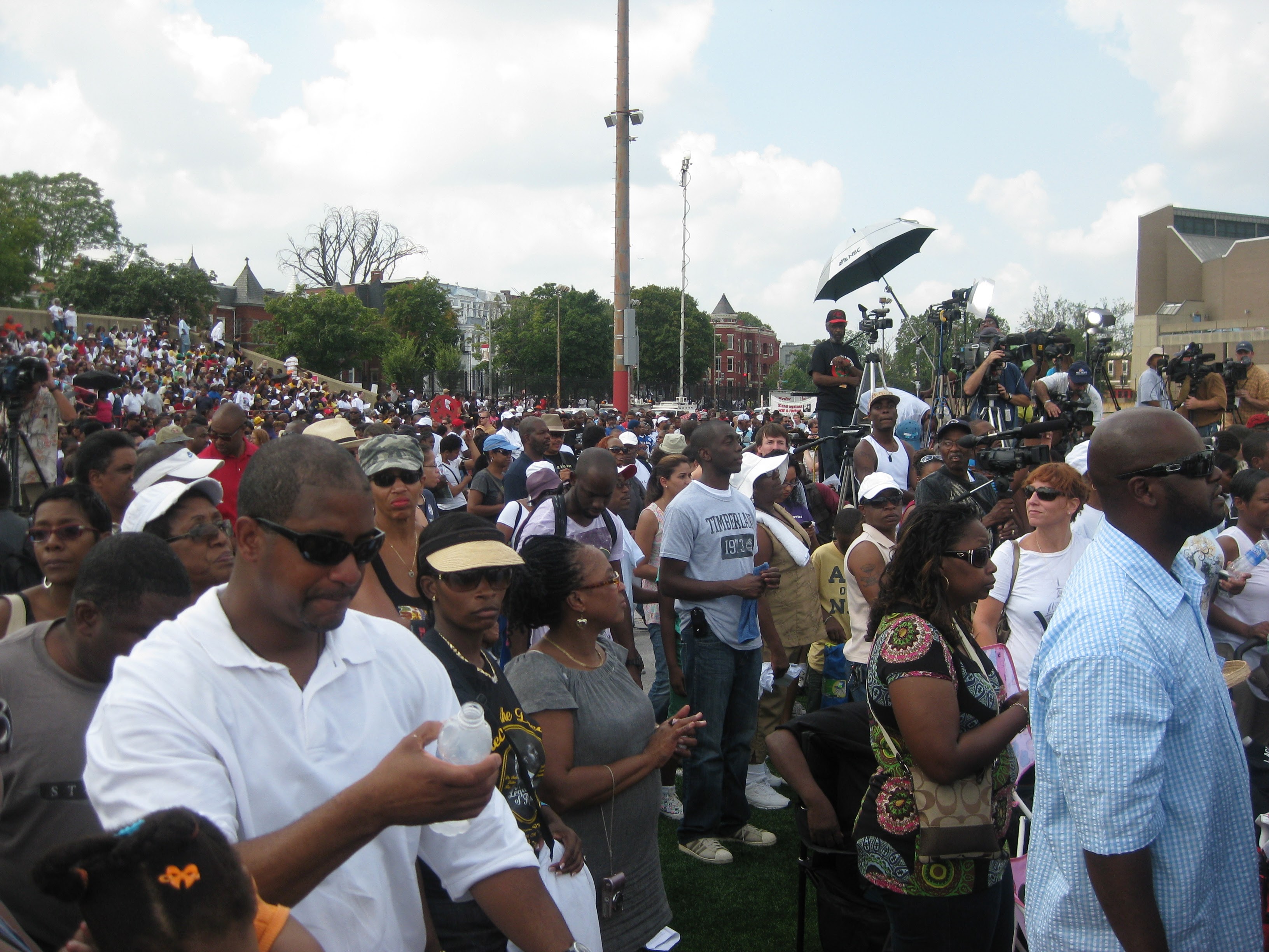 The Crowd – Photo Gallery of Fred Thomas, III